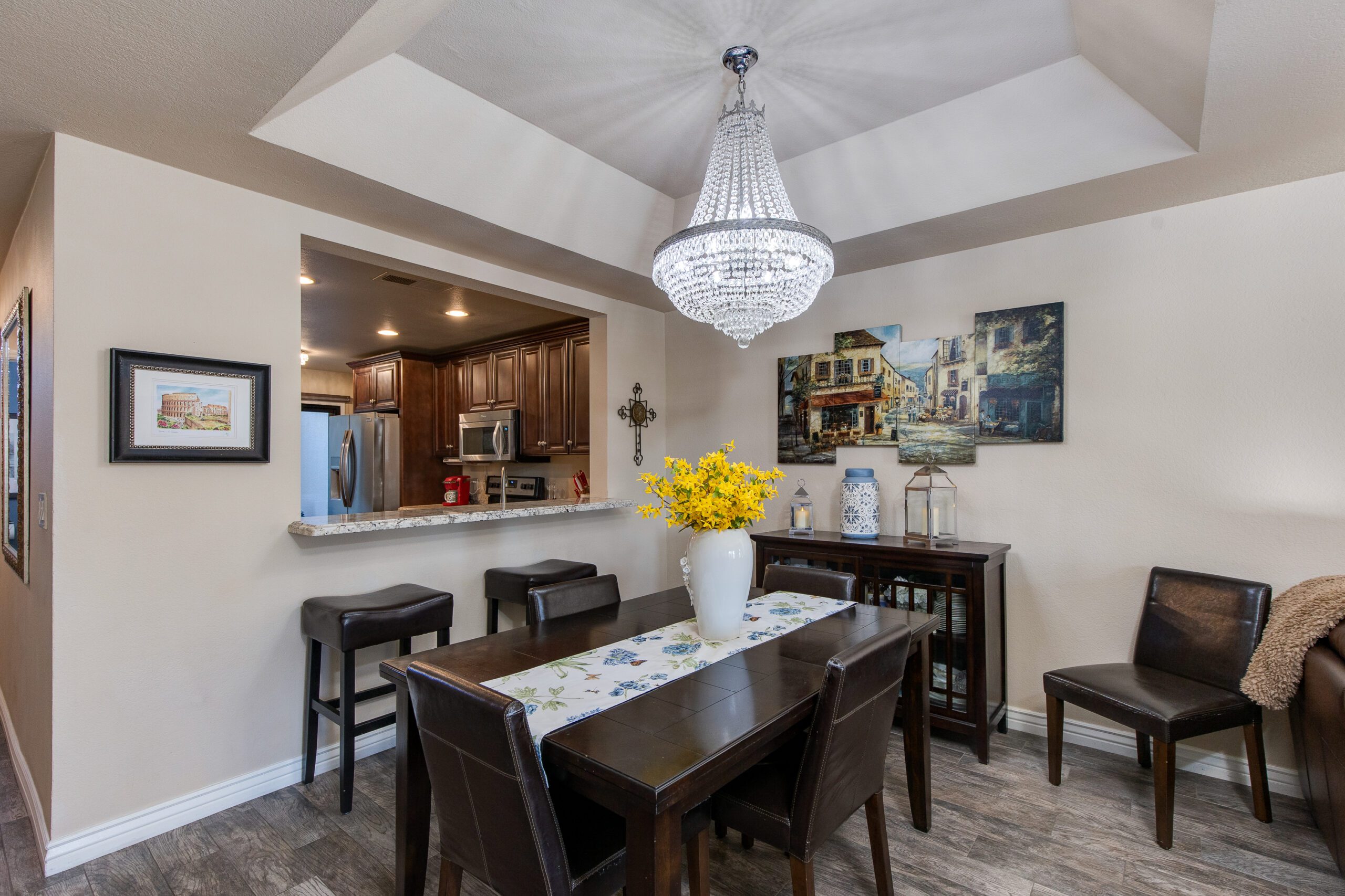 Luxury Home | 3017 E Rose Ln